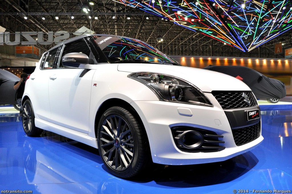 Suzuki Swift Sport R – No Trânsito