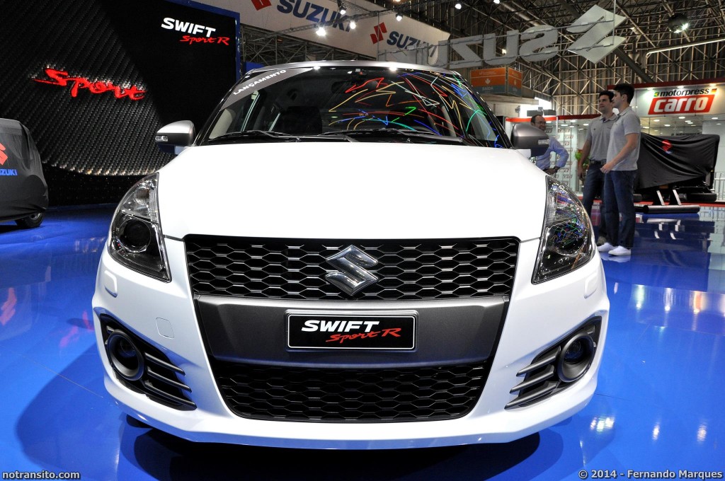 Suzuki Swift Sport R – No Trânsito