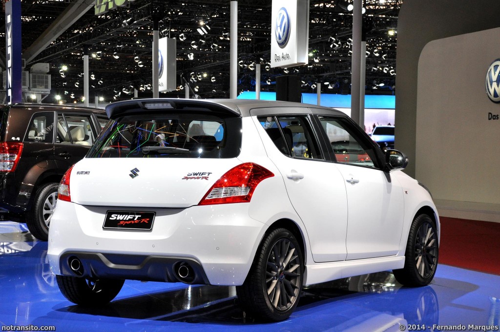 Suzuki Swift Sport R – No Trânsito