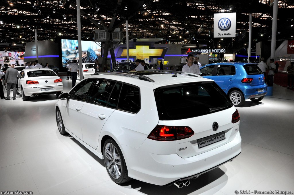Volkswagen Golf Variant R-Line – No Trânsito