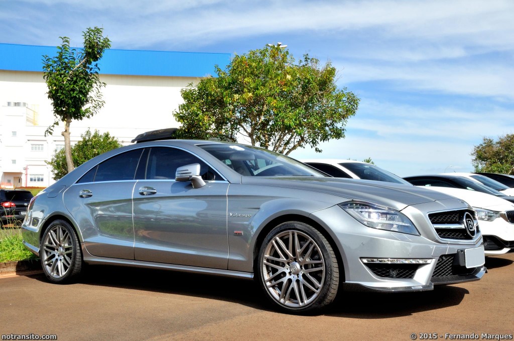Mercedes-Benz CLS 63 AMG Brabus – No Trânsito